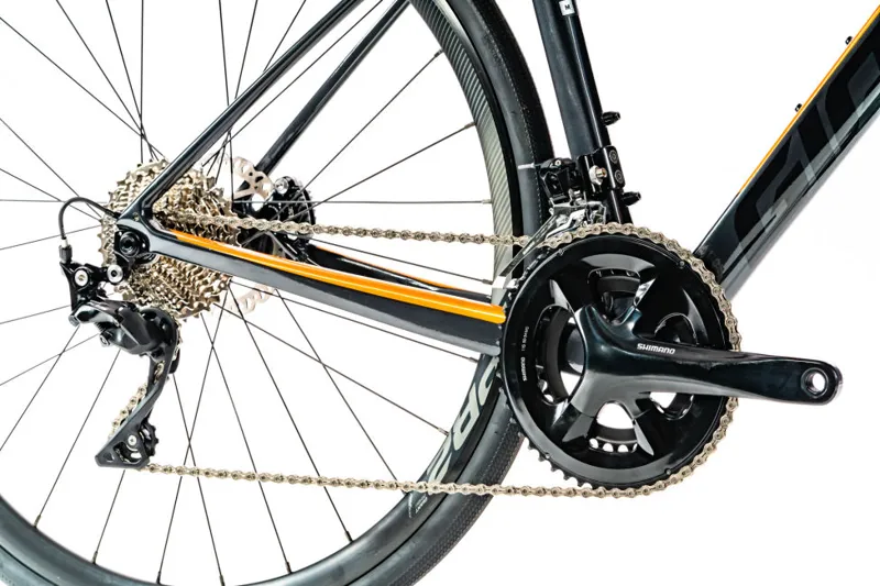 2020 Giant Defy Advanced 2 Carbon Road Bike in Grey